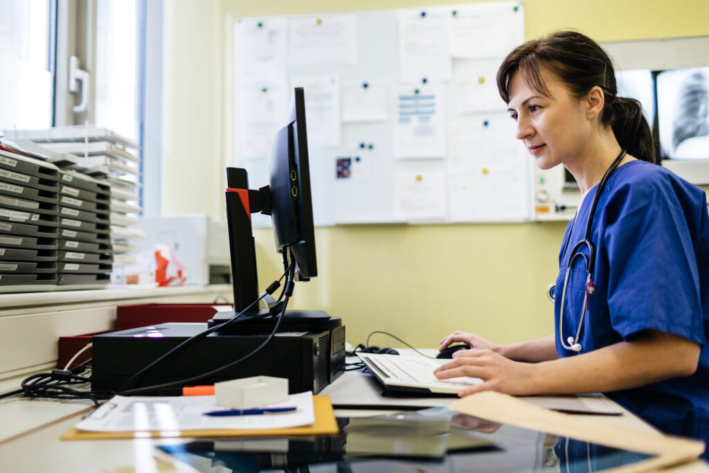 Best Online Health Informatics Programs | BestColleges