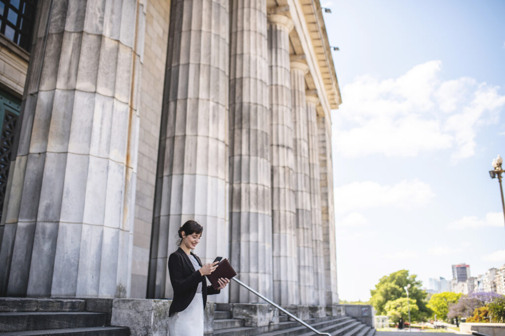 Is a JD-MBA Program Right for Me? [Salary Outlook] | BestColleges